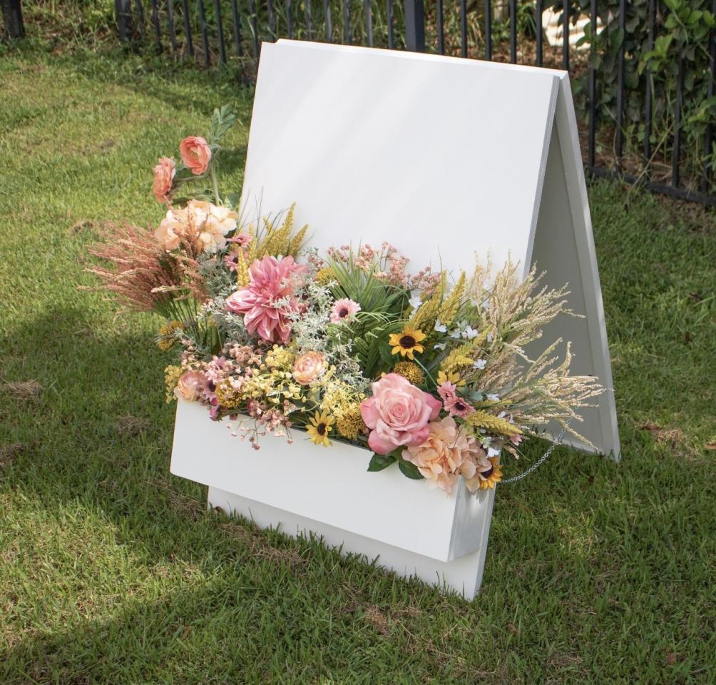 Flower Box Easel – Argent Events